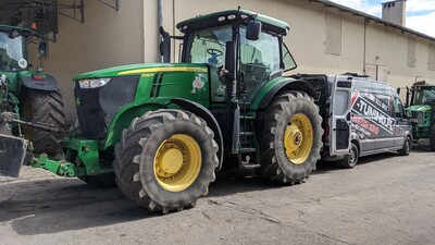 John Deere 7230R